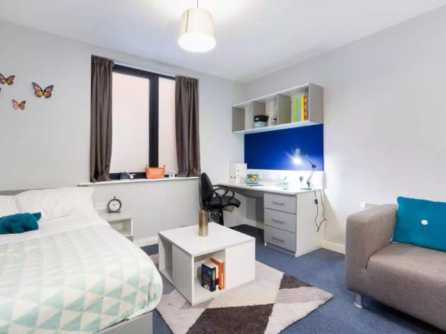 Bronze En Suite