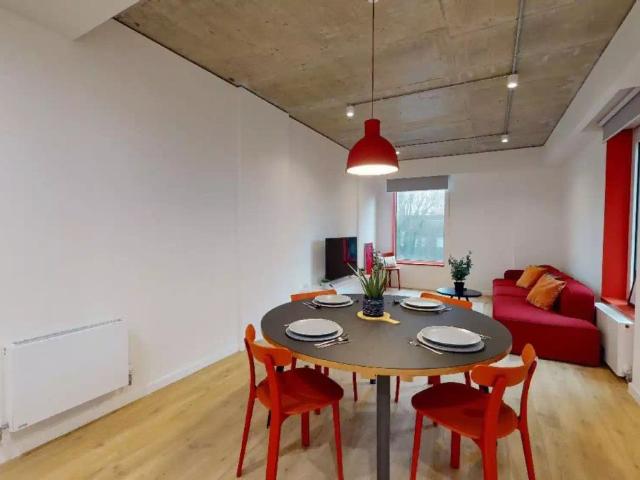 Bronze En Suite Large