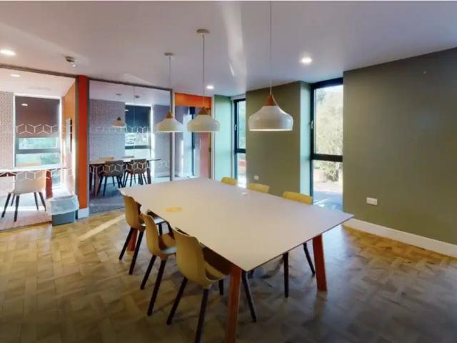Bronze En Suite Plus