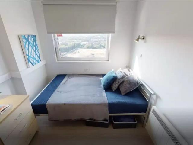 Bronze En Suite Plus