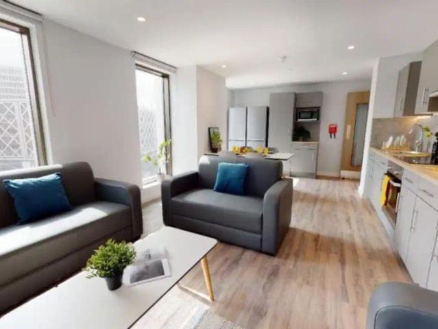 Bronze En Suite Plus 2627