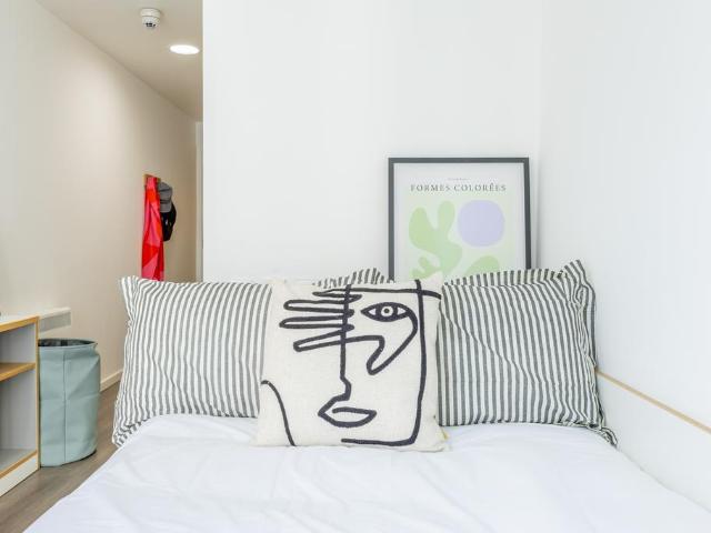 Bronze En Suite Two Bed at Dunaskin. 1 bed in a flat share to rent £1,192 pcm £275 pw