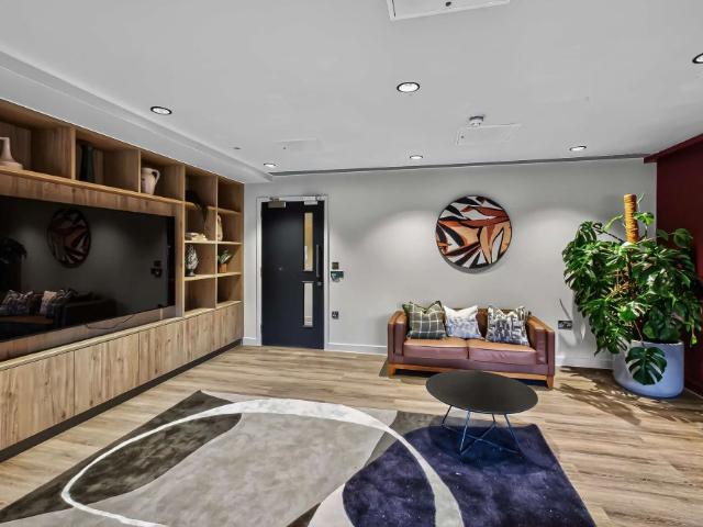 Bronze Ensuite