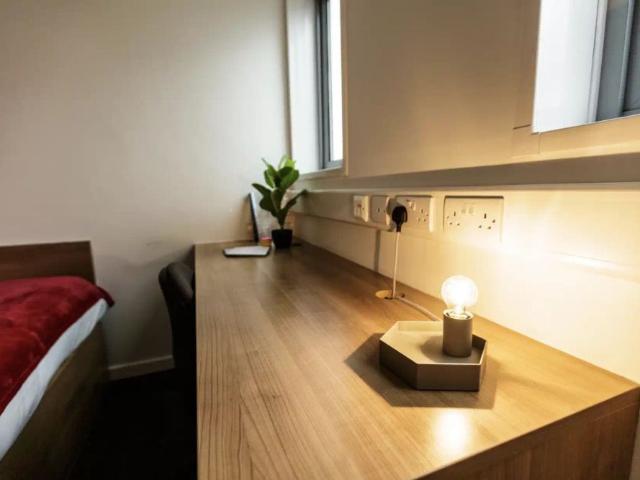 Bronze Ensuite