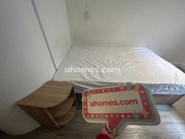 Bronze Ensuite