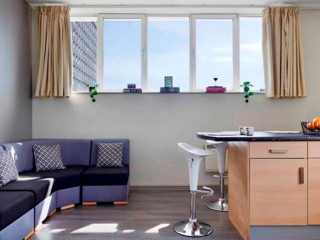 Bronze Ensuite