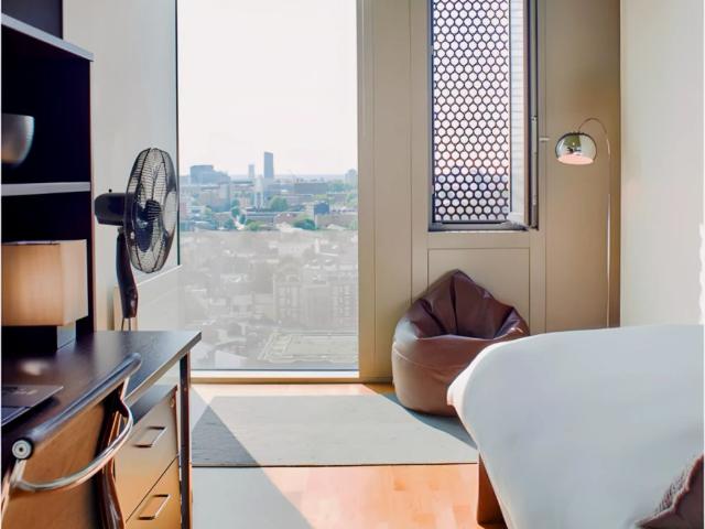 Bronze Ensuite Landmark View Upper Level