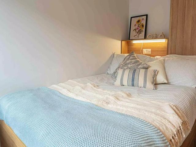 Bronze Ensuite Premium Has a Room