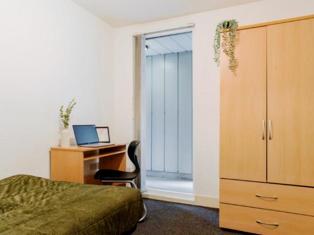 Bronze Non Ensuite