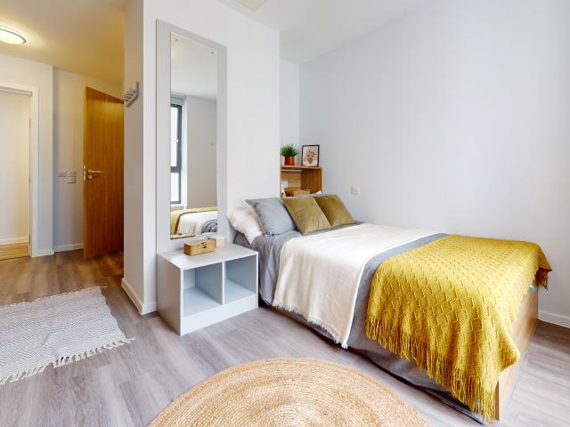 Bronze Studio Plus 2627, at iQ Sterling Court