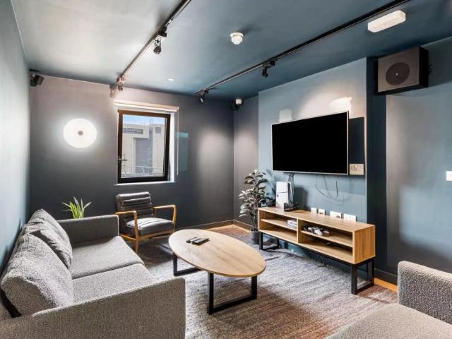 Bronze Studio
