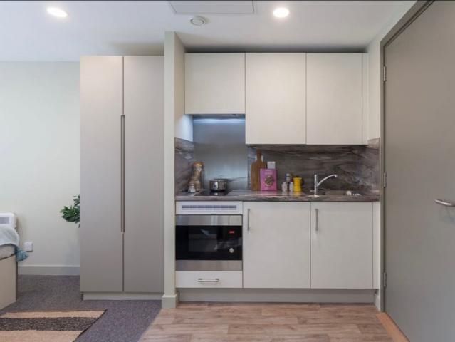 Bronze Studio 6Th Floor Available for 2026/27