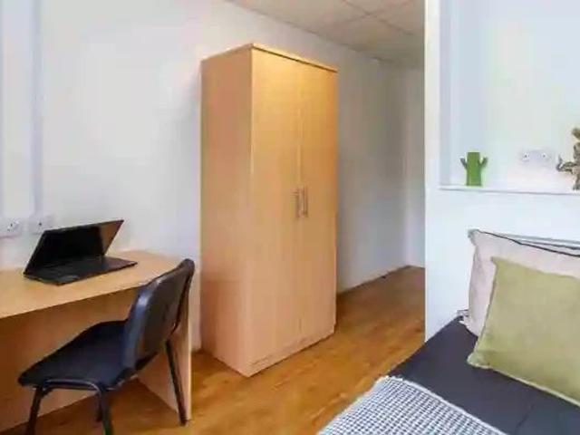 Bronze Plus Ensuite