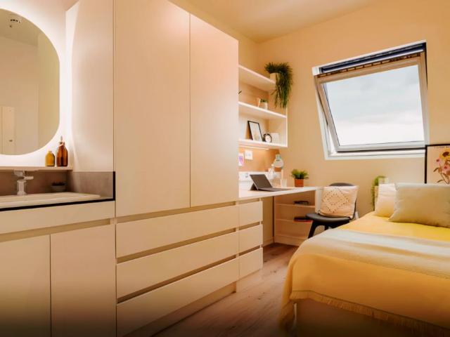 Bronze Room Plus