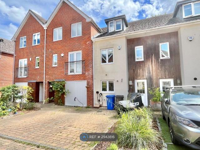 Brook Avenue, Ascot SL5, 3 bed terraced house to rent, £2,395 pcm | PrimeLocation