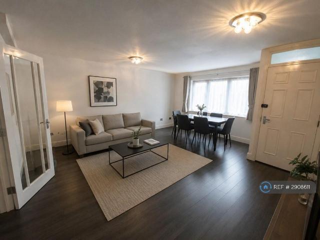 Brook Court, Brentford, TW8 2 bed flat to rent £1,995 pcm £460 pw