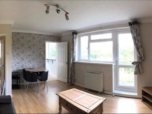 Brook Court, Southampton, SO16 2 bed flat to rent £1,075 pcm £248 pw