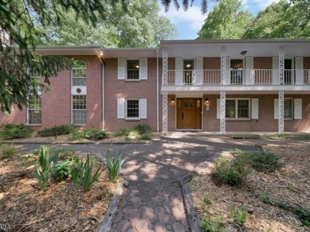 Brook Dr, Watchung, Home For Sale