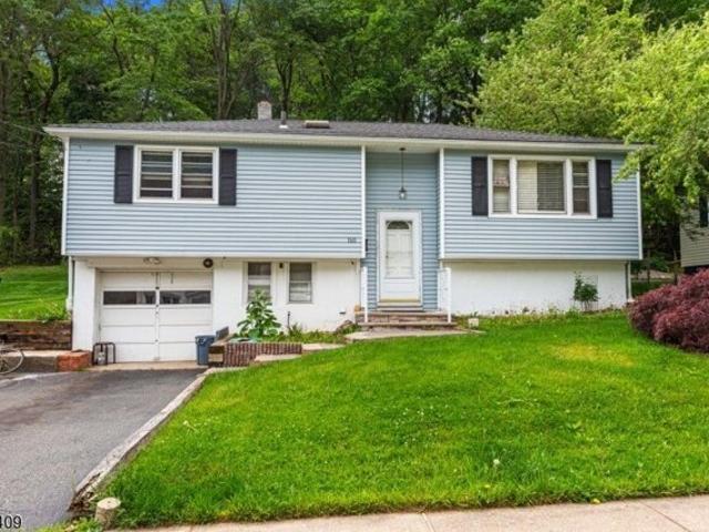 Brook Dr, Dover, Home For Sale