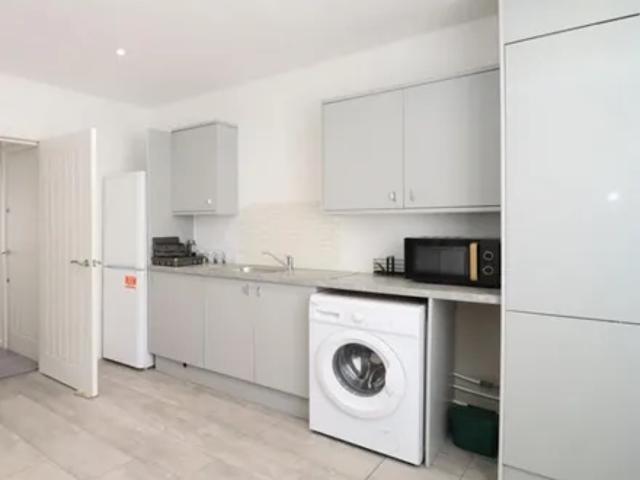 Brook Hill Close, London, SE18 6TX, United Kingdom | Room for rent #154576407 | Rentberry