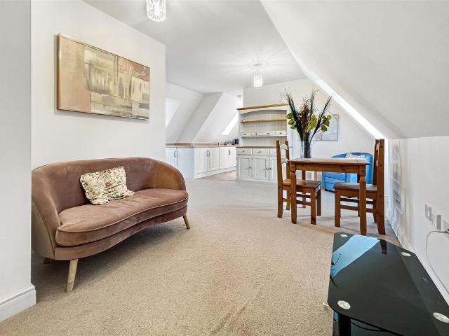 Brook House, Halstead CO9, 1 bed flat to rent, £900 pcm | PrimeLocation