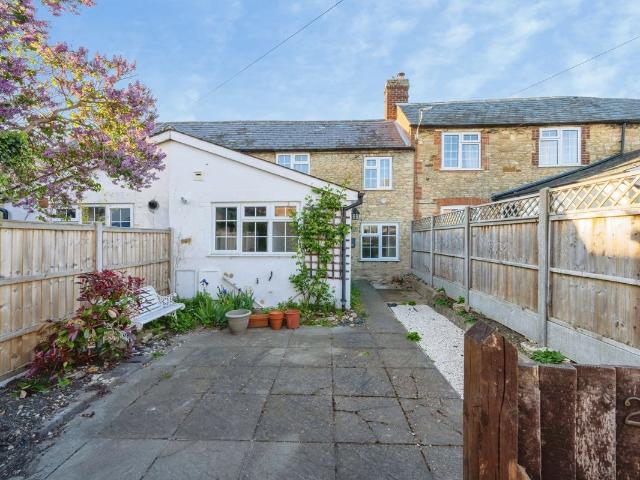 Brook Lane, Bedford MK43, 2 bed cottage to rent, £1,200 pcm | PrimeLocation