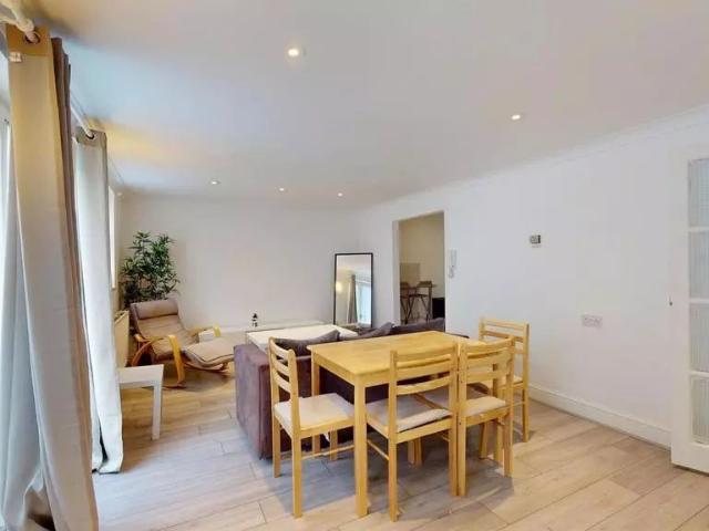 Brook Mews North, London W2, 3 bed flat to rent, £3,748 pcm | PrimeLocation