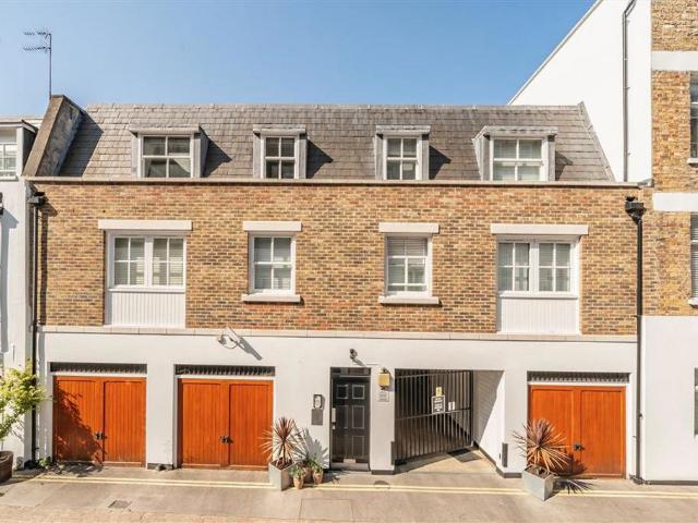 Brook Mews North, London W2 3 bed flat to rent £5,750 pcm £1,327 pw