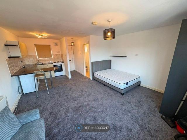 Brook Road, Manchester M14, Studio to rent, £795 pcm | PrimeLocation