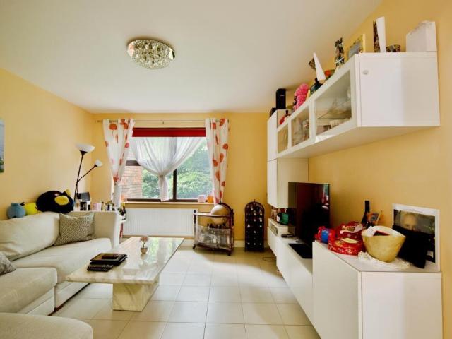 Brook Road, London, NW2 2 bed apartment to rent £2,500 pcm £577 pw