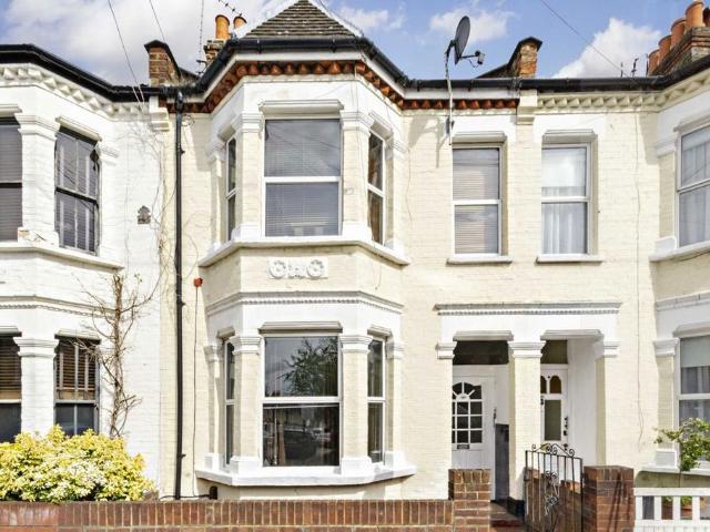 Brook Road South, Brentford TW8 1 bed flat to rent £1,650 pcm £381 pw