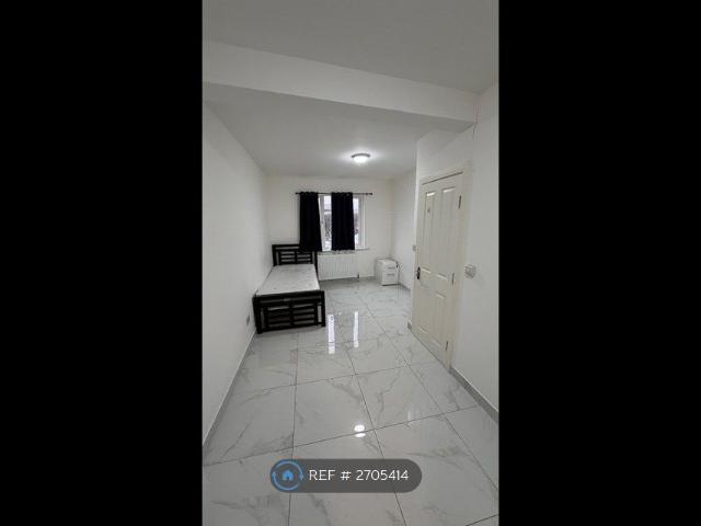 Brook St, Erith DA8, Studio to rent, £1,200 pcm | PrimeLocation
