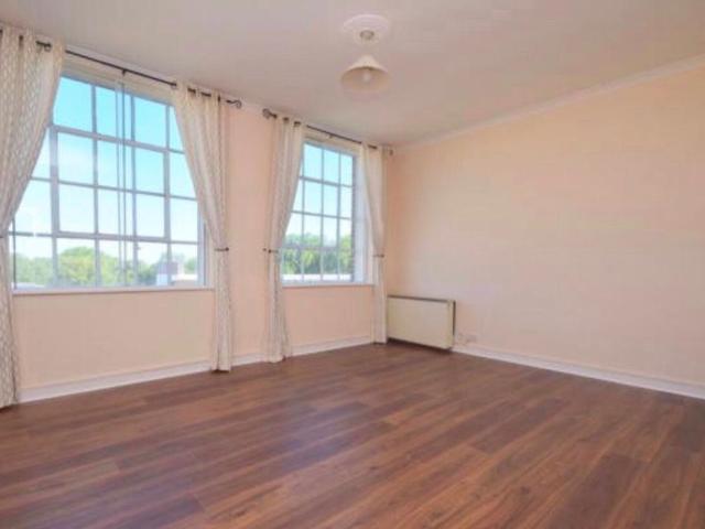 Brook Street, Chelmsford CM1, 2 bed flat to rent, £1,450 pcm | PrimeLocation