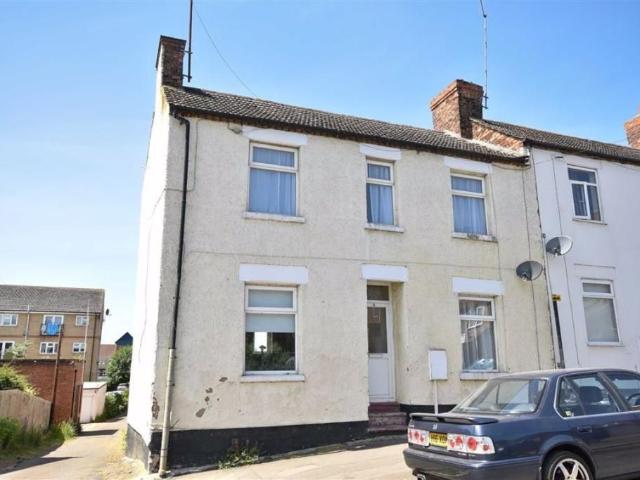 Brook Street East, Wellingborough NN8, 4 bed end terrace house to rent, £1,550 pcm | PrimeLocation