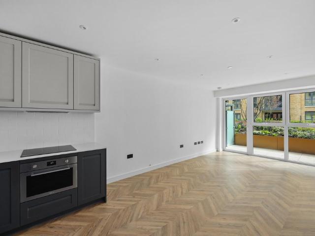 Brook Street, Kingston Upon Thames 1 bed apartment to rent £2,100 pcm £485 pw