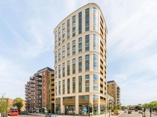 Brook Street, Kingston Upon Thames KT1 2 bed flat to rent £3,500 pcm £808 pw
