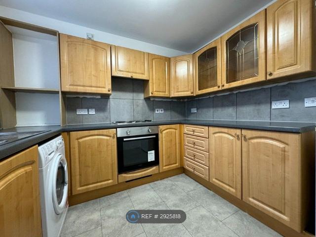 Brook Street, Luton LU3, 2 bed terraced house to rent, £1,295 pcm | PrimeLocation