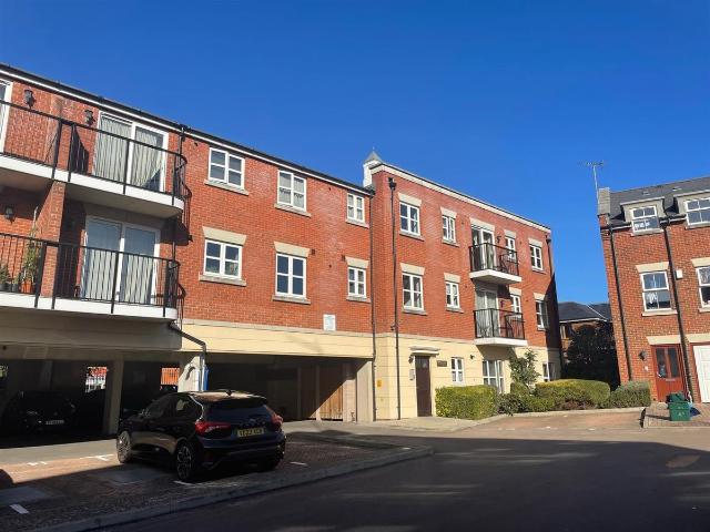 Brookbank Close, Cheltenham GL50, 2 bed flat to rent, £1,050 pcm | PrimeLocation