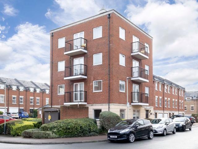 Brookbank Close, Cheltenham GL50, 2 bed flat to rent, £1,300 pcm | PrimeLocation