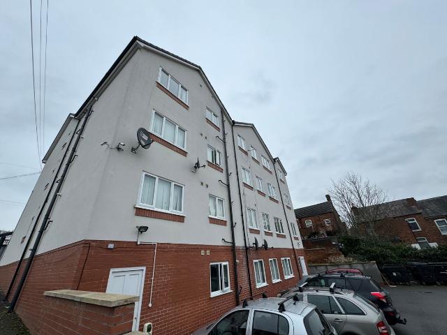 Brookbank House, Crewe CW2, 3 bed flat to rent, £850 pcm | PrimeLocation