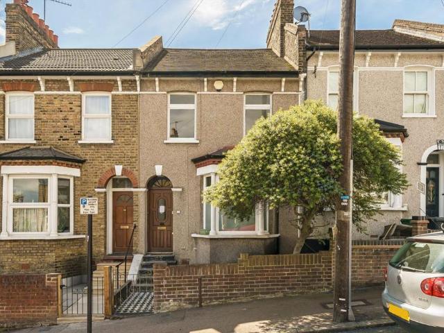 Brookbank Road, London SE13 2 bed terraced house to rent £2,250 pcm £519 pw