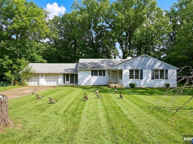 Brookdale Dr, Cherry Hill, Home For Sale