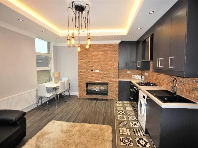 Brooke Road, London N16, 1 bed flat to rent, £3,450 pcm | PrimeLocation