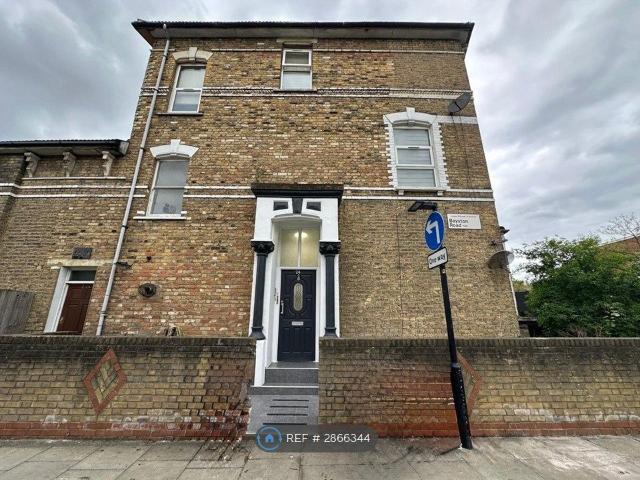 Brooke Road, London N16, 2 bed flat to rent, £2,295 pcm | PrimeLocation