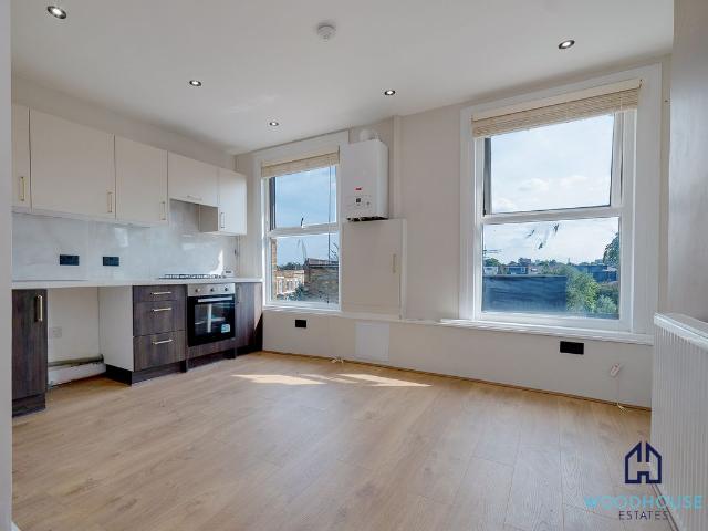 Brooke Road, London N16, 2 bed flat to rent, £2,400 pcm | PrimeLocation
