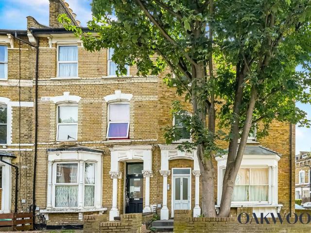 Brooke Road, London N16, 3 bed flat to rent, £3,250 pcm | PrimeLocation