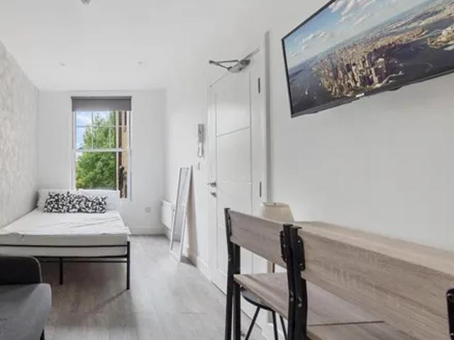 Brooke Road, London, N16 7LS, United Kingdom | Room for rent #138514159 | Rentberry