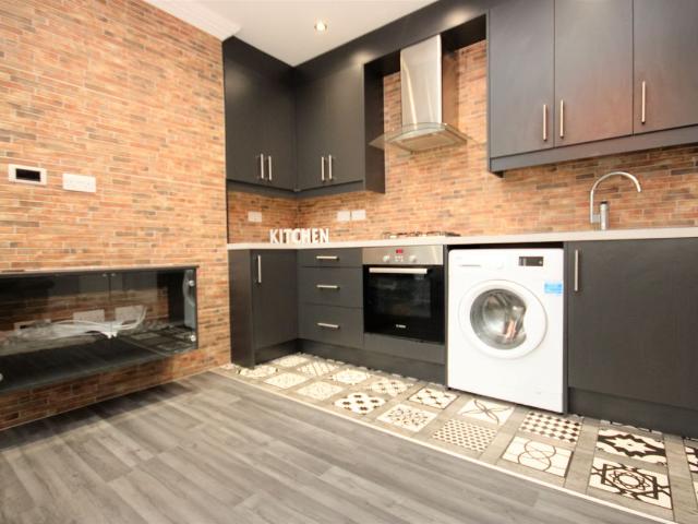 Brooke Road, Stoke Newington N16, 3 bed flat to rent, £3,450 pcm | PrimeLocation