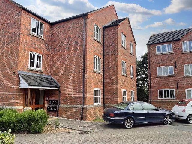 Brookfield Court, Stratford upon Avon. 2 bed apartment to rent £1,050 pcm £242 pw