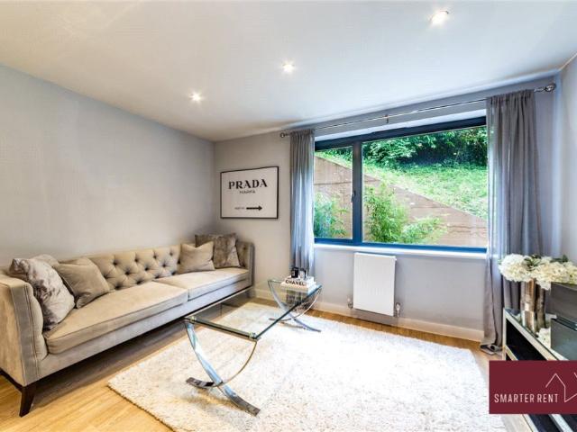 Brookfield Road, Wooburn Green HP10, 1 bed flat to rent, £2,100 pcm | PrimeLocation